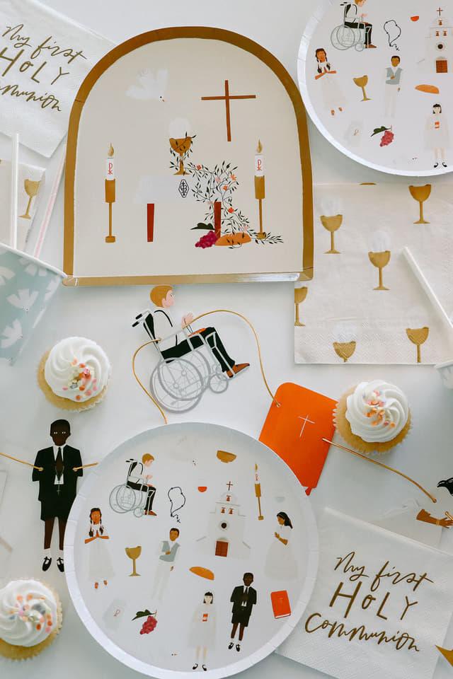 First Communion Dinner Plates — Pack of 8 Disposable Luncheon Plates ...